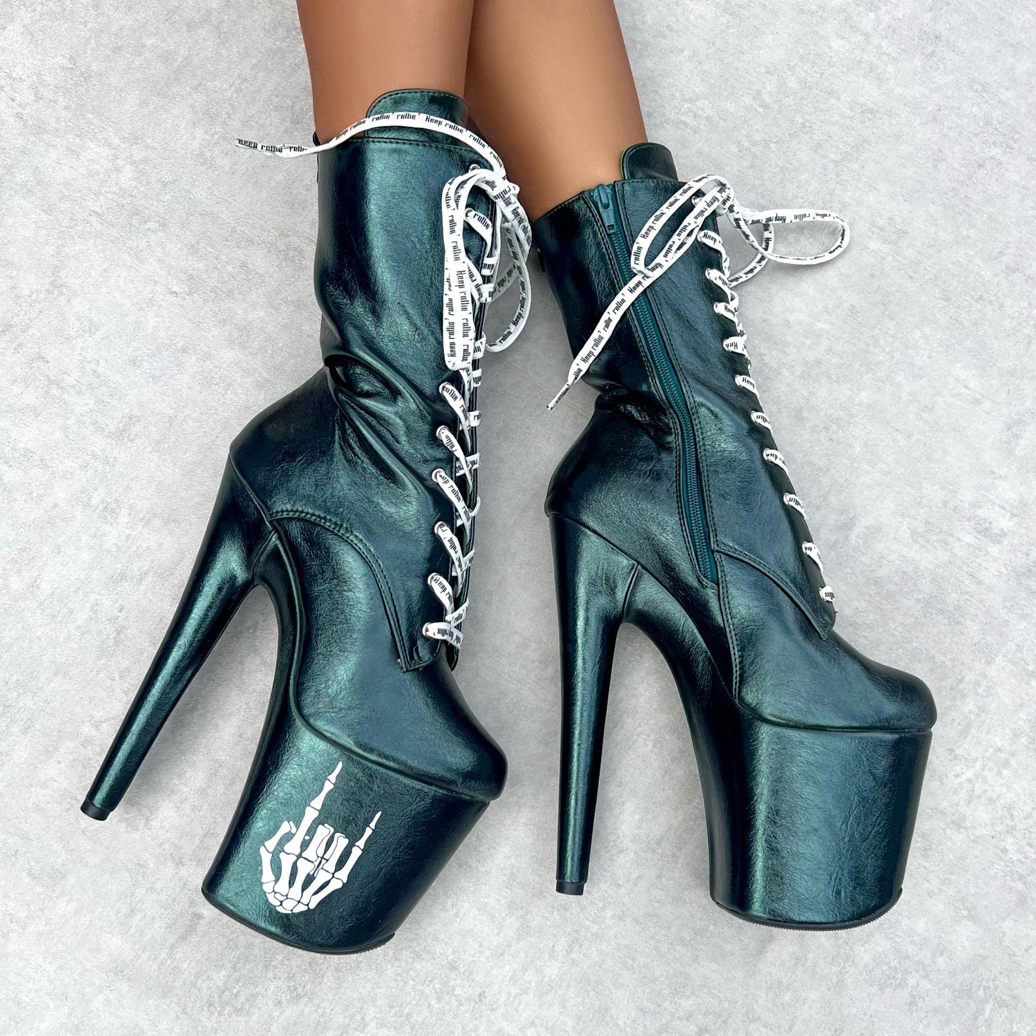 OIL SLICK METALLICA ROCK - Boot - 8INCH – Hella Heels UK